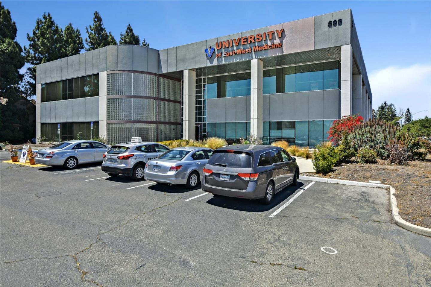 595 Lawrence Expy, Sunnyvale, CA 94085 - – Beds | – Baths (WithdrawnTemporaryOffMarket ...