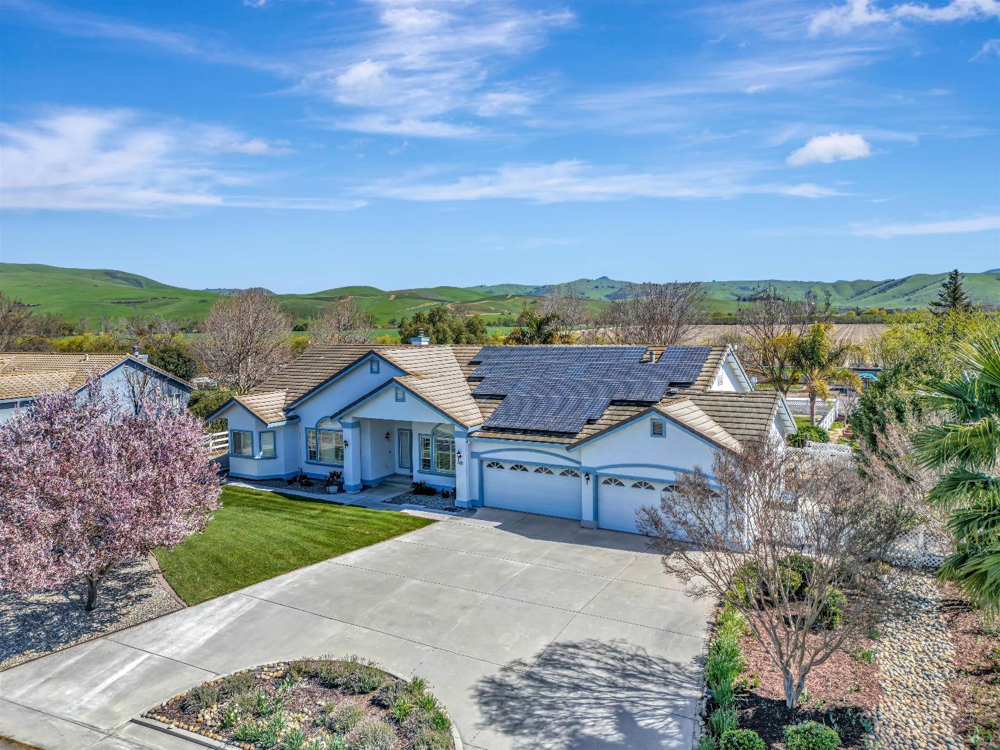 6355 Dunnville Way, Hollister, CA 95023 - 4 Beds | 3 Baths ...