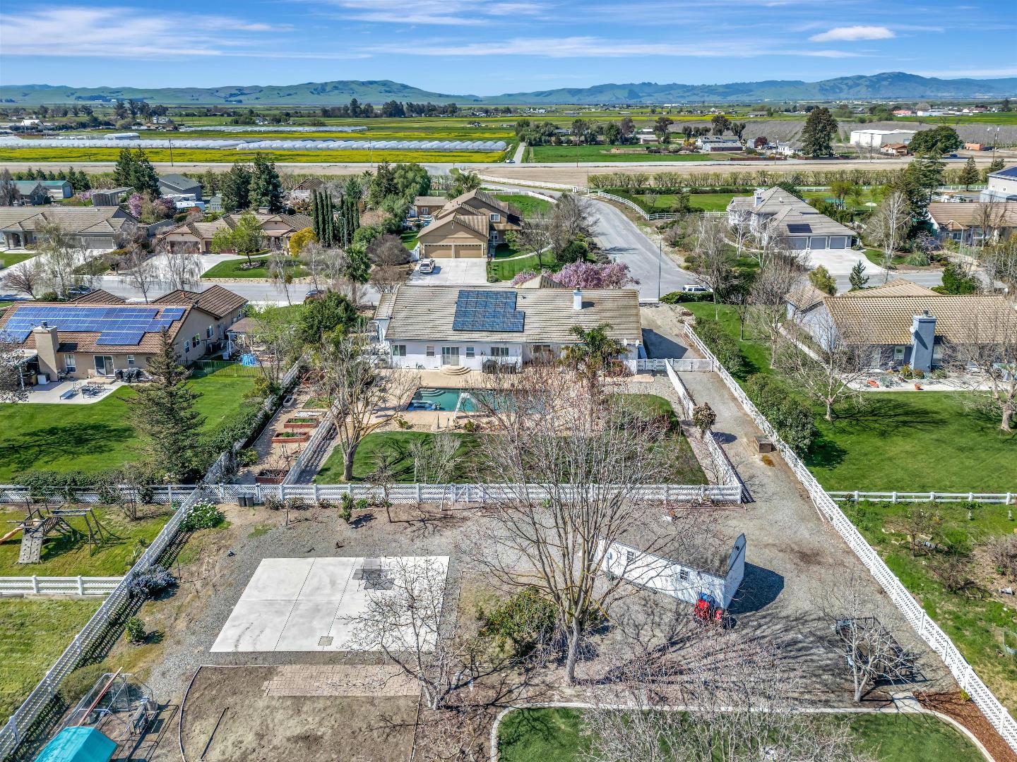 6355 Dunnville Way, Hollister, CA 95023 - 4 Beds | 3 Baths ...