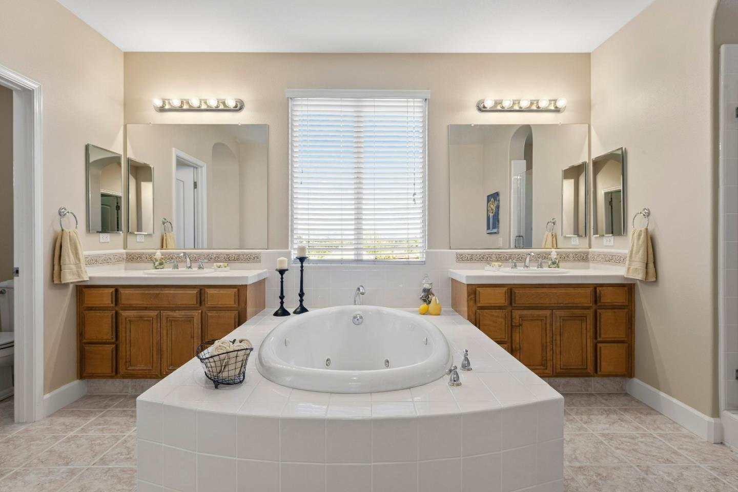 7466 Dunbar Ct, Gilroy, CA 95020 - 6 Beds | 4 Baths (Active ...